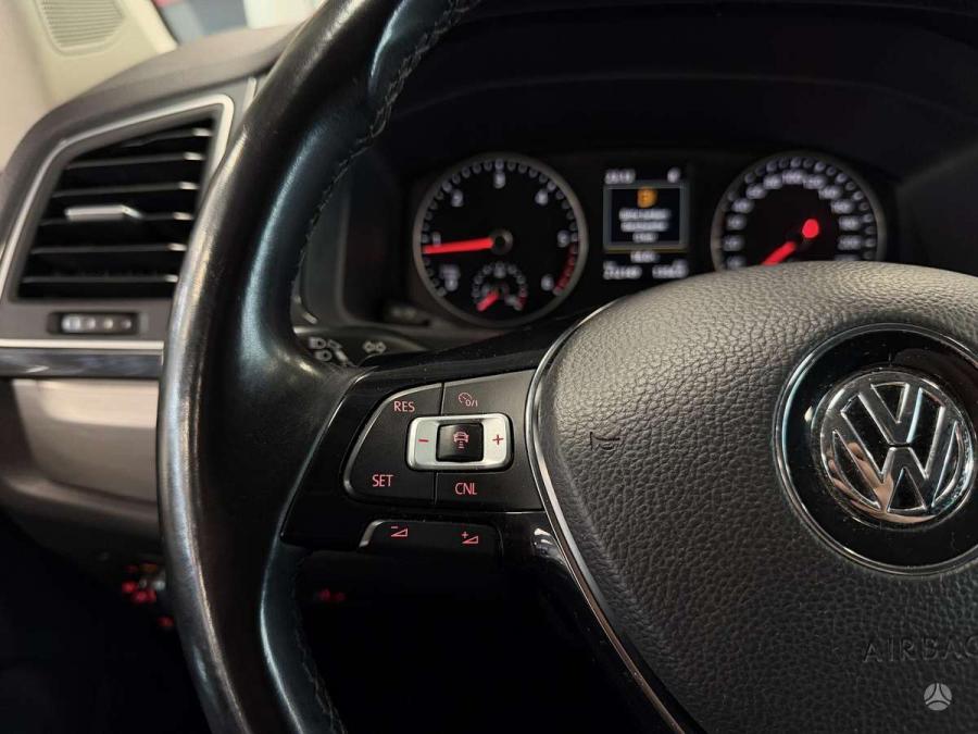 Balts Volkswagen Multivan 2018 Klaipėda, ar dzinēja tilpumu 1.97 L un nobraukumu 212 tūkst. km par 32900 €, foto 44 vietnē AUTOMOTO.COM.LV