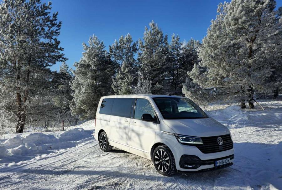 Balts Volkswagen Multivan 2020 Viļņa, ar dzinēja tilpumu 1.97 L un nobraukumu 247 tūkst. km par 35890 €, foto 1 vietnē AUTOMOTO.COM.LV