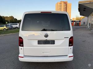 White Volkswagen Multivan 2020 in Panevezys, with an engine capacity of 1.97 L and mileage of 448 thousand km for 21100 €, photo 5 on AUTOMOTO.COM.LV
