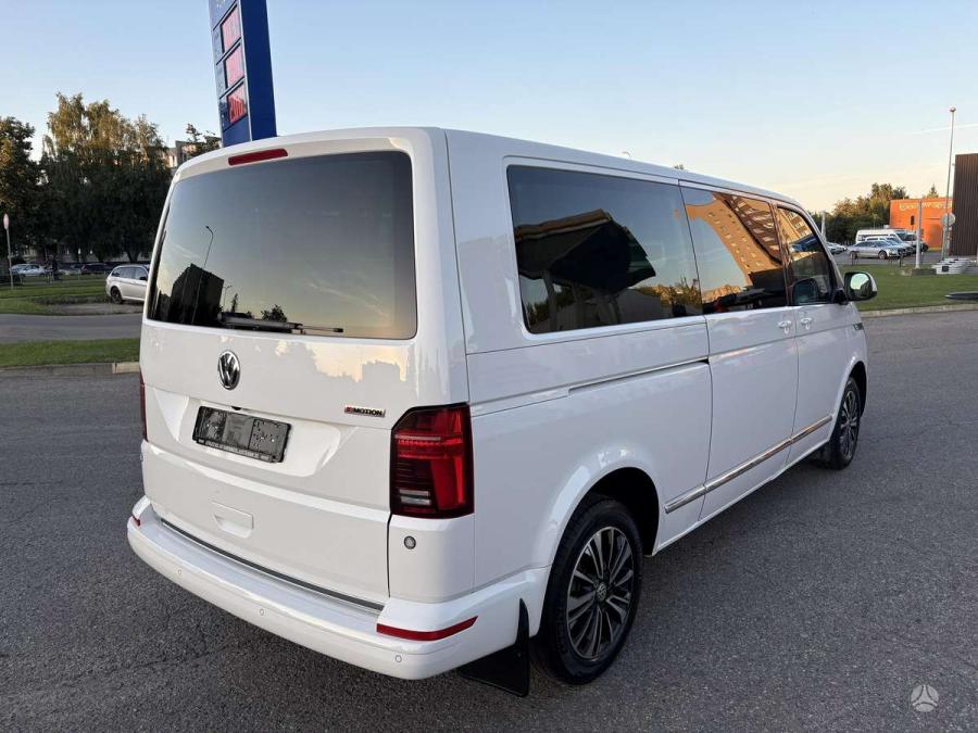 White Volkswagen Multivan 2020 in Panevezys, with an engine capacity of 1.97 L and mileage of 448 thousand km for 21100 €, photo 6 on AUTOMOTO.COM.LV