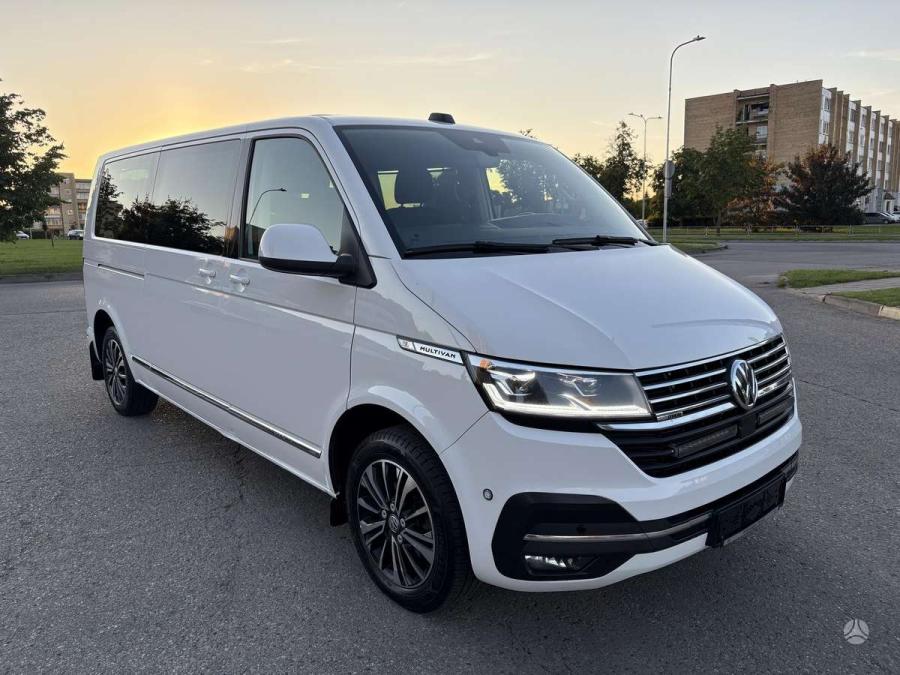 White Volkswagen Multivan 2020 in Panevezys, with an engine capacity of 1.97 L and mileage of 448 thousand km for 21100 €, photo 7 on AUTOMOTO.COM.LV