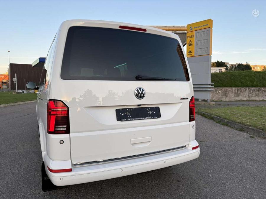White Volkswagen Multivan 2020 in Panevezys, with an engine capacity of 1.97 L and mileage of 448 thousand km for 21100 €, photo 11 on AUTOMOTO.COM.LV