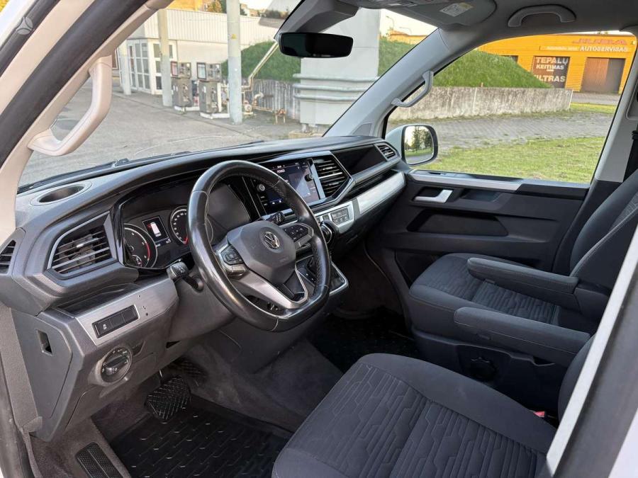 White Volkswagen Multivan 2020 in Panevezys, with an engine capacity of 1.97 L and mileage of 448 thousand km for 21100 €, photo 12 on AUTOMOTO.COM.LV