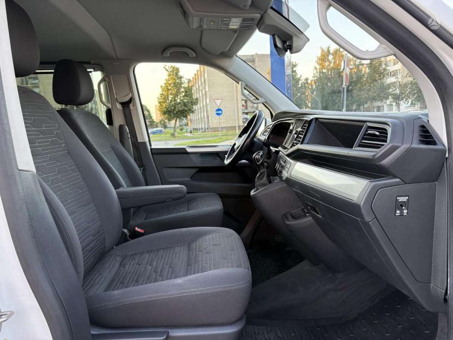 White Volkswagen Multivan 2020 in Panevezys, with an engine capacity of 1.97 L and mileage of 448 thousand km for 21100 €, photo 16 on AUTOMOTO.COM.LV