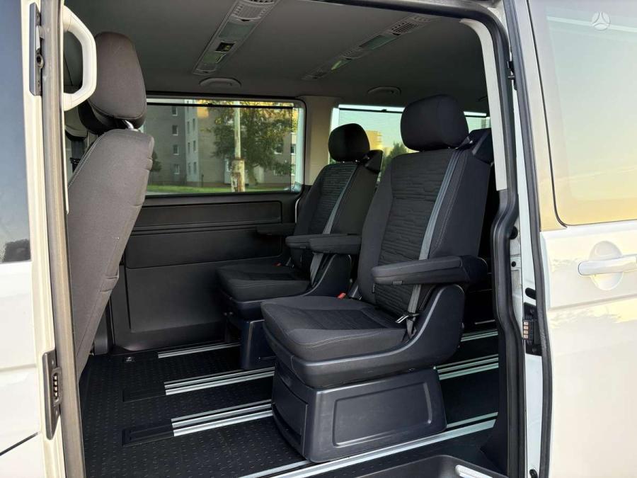 White Volkswagen Multivan 2020 in Panevezys, with an engine capacity of 1.97 L and mileage of 448 thousand km for 21100 €, photo 17 on AUTOMOTO.COM.LV