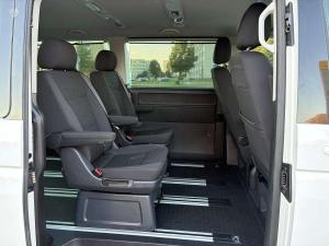 White Volkswagen Multivan 2020 in Panevezys, with an engine capacity of 1.97 L and mileage of 448 thousand km for 21100 €, photo 18 on AUTOMOTO.COM.LV