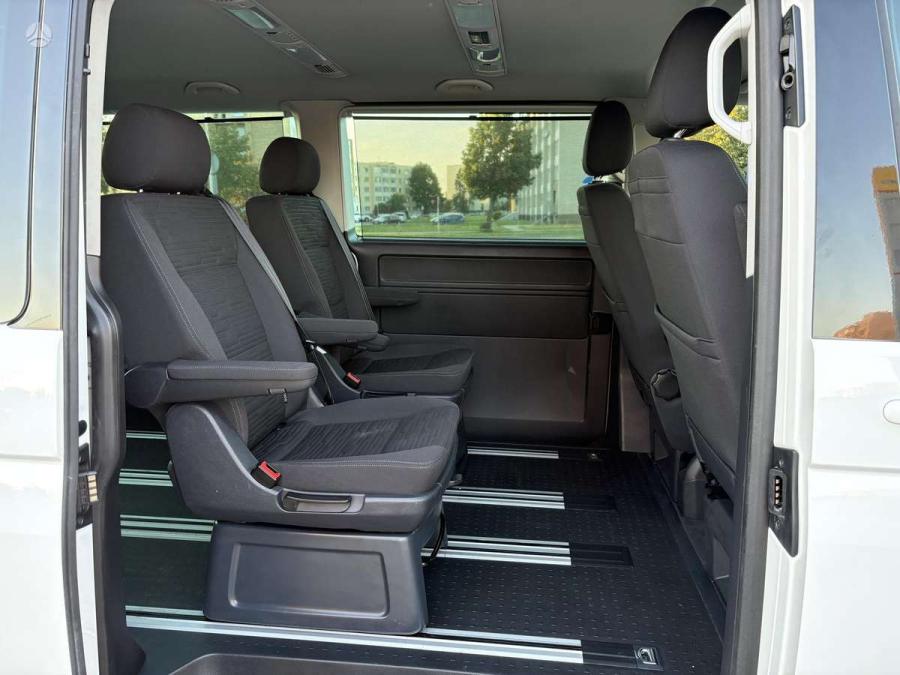 White Volkswagen Multivan 2020 in Panevezys, with an engine capacity of 1.97 L and mileage of 448 thousand km for 21100 €, photo 18 on AUTOMOTO.COM.LV