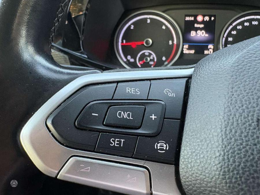 White Volkswagen Multivan 2020 in Panevezys, with an engine capacity of 1.97 L and mileage of 448 thousand km for 21100 €, photo 23 on AUTOMOTO.COM.LV