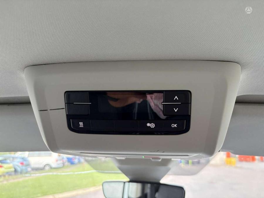 White Volkswagen Multivan 2020 in Panevezys, with an engine capacity of 1.97 L and mileage of 448 thousand km for 21100 €, photo 31 on AUTOMOTO.COM.LV