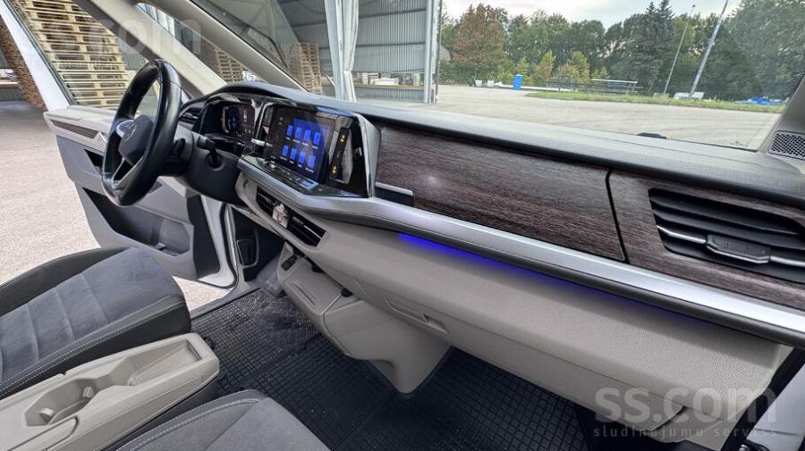 White Volkswagen Multivan 2024 in Riga, with an engine capacity of 2.00 L and mileage of 80 thousand km for 43500 €, photo 9 on AUTOMOTO.COM.LV