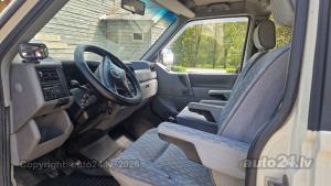 Balts Volkswagen Multivan 1994 Tallina, ar dzinēja tilpumu 2.40 L un nobraukumu 415 tūkst. km par 12800 €, foto 14 vietnē AUTOMOTO.COM.LV