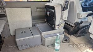 Balts Volkswagen Multivan 1994 Tallina, ar dzinēja tilpumu 2.40 L un nobraukumu 415 tūkst. km par 12800 €, foto 18 vietnē AUTOMOTO.COM.LV