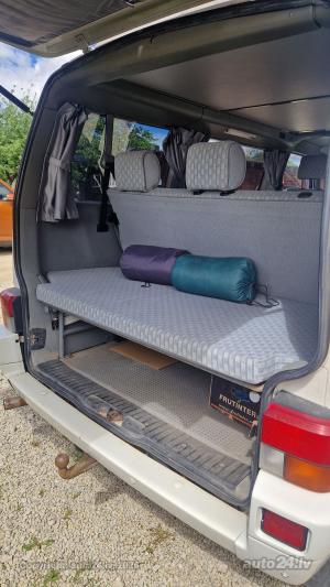 Balts Volkswagen Multivan 1994 Tallina, ar dzinēja tilpumu 2.40 L un nobraukumu 415 tūkst. km par 12800 €, foto 20 vietnē AUTOMOTO.COM.LV