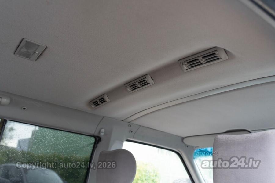 Balts Volkswagen Multivan 1998 Tallina, ar dzinēja tilpumu 1.90 L un nobraukumu 262 tūkst. km par 6500 €, foto 13 vietnē AUTOMOTO.COM.LV