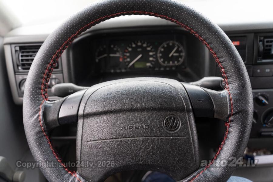 Balts Volkswagen Multivan 1998 Tallina, ar dzinēja tilpumu 1.90 L un nobraukumu 262 tūkst. km par 6500 €, foto 18 vietnē AUTOMOTO.COM.LV