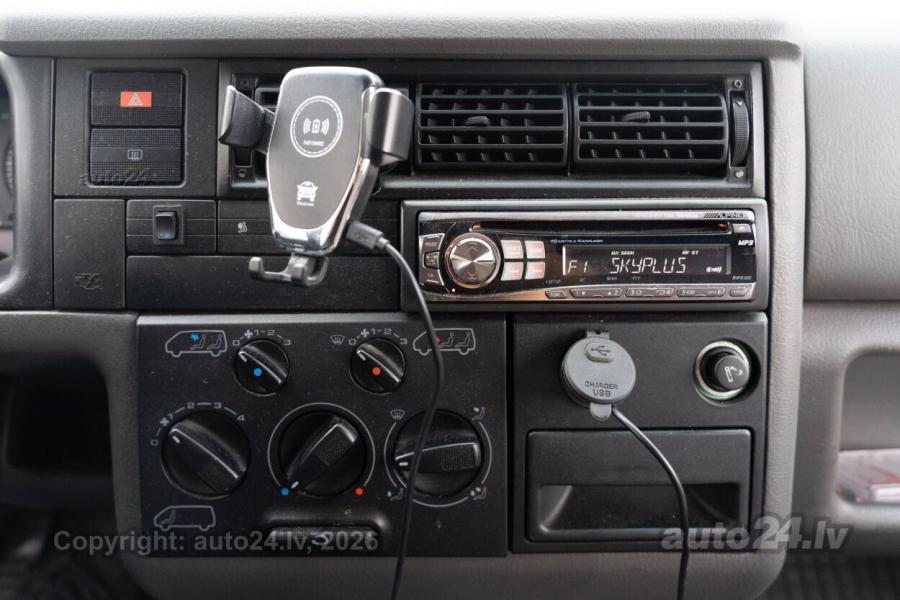 Balts Volkswagen Multivan 1998 Tallina, ar dzinēja tilpumu 1.90 L un nobraukumu 262 tūkst. km par 6500 €, foto 20 vietnē AUTOMOTO.COM.LV
