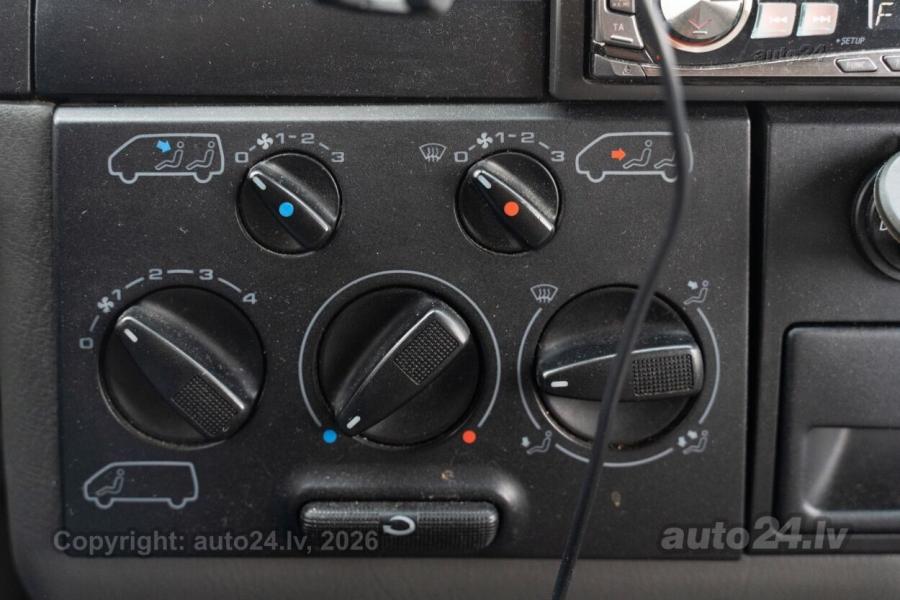 Balts Volkswagen Multivan 1998 Tallina, ar dzinēja tilpumu 1.90 L un nobraukumu 262 tūkst. km par 6500 €, foto 21 vietnē AUTOMOTO.COM.LV