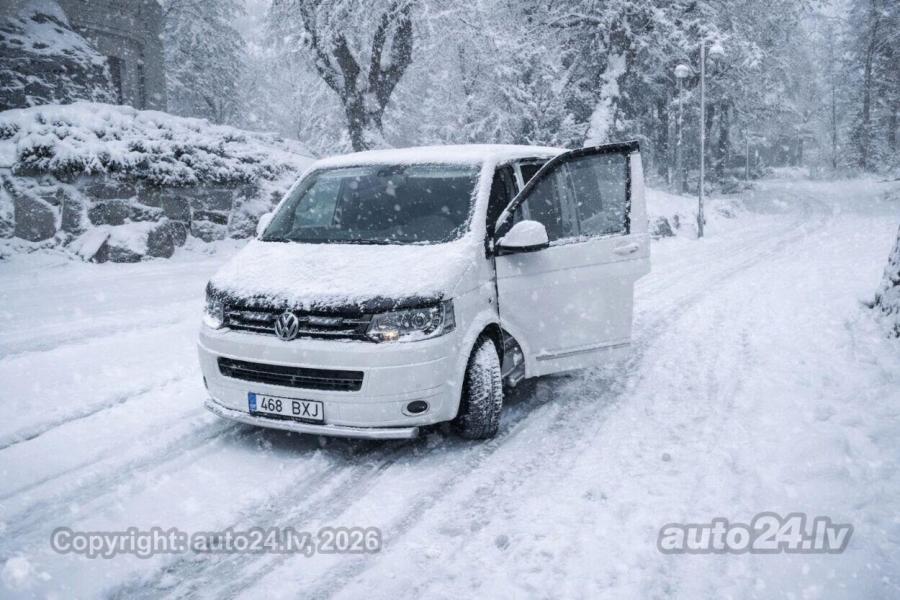 Balts Volkswagen Multivan 2011 Tallina, ar dzinēja tilpumu 2.00 L un nobraukumu 471 tūkst. km par 14400 €, foto 3 vietnē AUTOMOTO.COM.LV