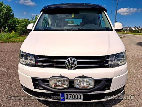 White Volkswagen Multivan 2015 in Tallinn, with an engine capacity of 2.00 L and mileage of 269 thousand km for 19500 €, photo 2 on AUTOMOTO.COM.LV