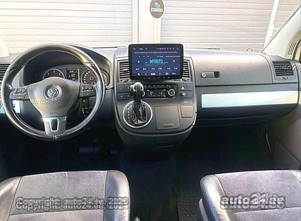 Balts Volkswagen Multivan 2015 Tallina, ar dzinēja tilpumu 2.00 L un nobraukumu 269 tūkst. km par 19500 €, foto 11 vietnē AUTOMOTO.COM.LV