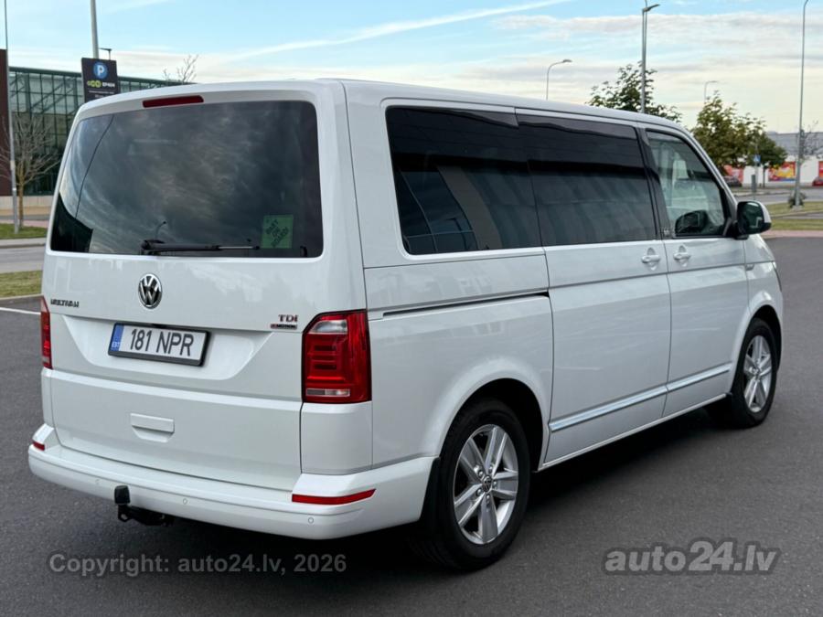 White Volkswagen Multivan 2016 in Tallinn, with an engine capacity of 2.00 L and mileage of 191 thousand km for 29900 €, photo 5 on AUTOMOTO.COM.LV