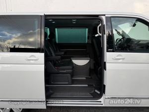 White Volkswagen Multivan 2016 in Tallinn, with an engine capacity of 2.00 L and mileage of 191 thousand km for 29900 €, photo 17 on AUTOMOTO.COM.LV