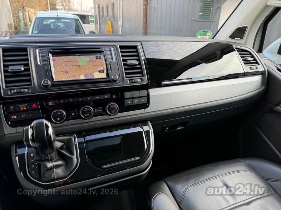 White Volkswagen Multivan 2016 in Tallinn, with an engine capacity of 2.00 L and mileage of 191 thousand km for 29900 €, photo 25 on AUTOMOTO.COM.LV