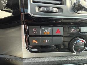 White Volkswagen Multivan 2016 in Tallinn, with an engine capacity of 2.00 L and mileage of 191 thousand km for 29900 €, photo 26 on AUTOMOTO.COM.LV