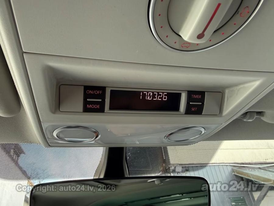 White Volkswagen Multivan 2016 in Tallinn, with an engine capacity of 2.00 L and mileage of 191 thousand km for 29900 €, photo 30 on AUTOMOTO.COM.LV