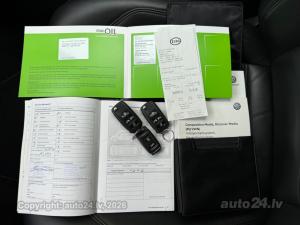 White Volkswagen Multivan 2016 in Tallinn, with an engine capacity of 2.00 L and mileage of 191 thousand km for 29900 €, photo 31 on AUTOMOTO.COM.LV