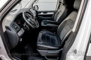 White Volkswagen Multivan 2018 in Parnu, with an engine capacity of 2.00 L and mileage of 149 thousand km for 36900 €, photo 14 on AUTOMOTO.COM.LV