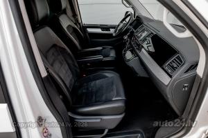 White Volkswagen Multivan 2018 in Parnu, with an engine capacity of 2.00 L and mileage of 149 thousand km for 36900 €, photo 15 on AUTOMOTO.COM.LV