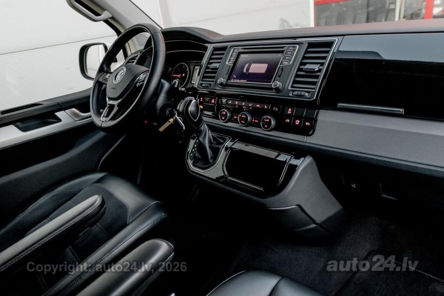 White Volkswagen Multivan 2018 in Parnu, with an engine capacity of 2.00 L and mileage of 149 thousand km for 36900 €, photo 18 on AUTOMOTO.COM.LV