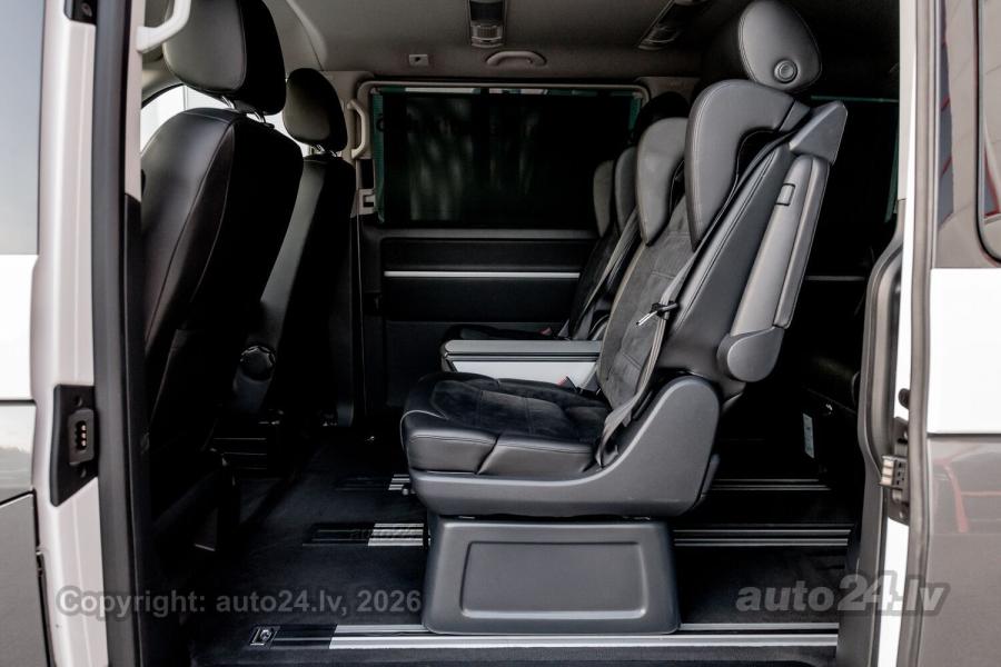 White Volkswagen Multivan 2018 in Parnu, with an engine capacity of 2.00 L and mileage of 149 thousand km for 36900 €, photo 21 on AUTOMOTO.COM.LV