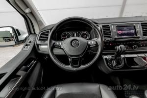 White Volkswagen Multivan 2018 in Parnu, with an engine capacity of 2.00 L and mileage of 170 thousand km for 31900 €, photo 17 on AUTOMOTO.COM.LV