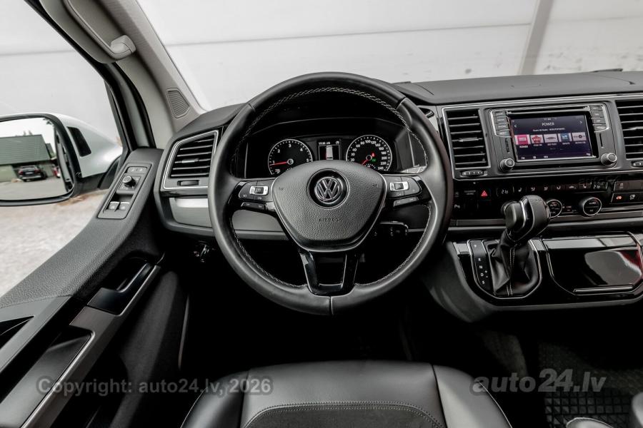 White Volkswagen Multivan 2018 in Parnu, with an engine capacity of 2.00 L and mileage of 170 thousand km for 31900 €, photo 17 on AUTOMOTO.COM.LV