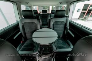White Volkswagen Multivan 2018 in Parnu, with an engine capacity of 2.00 L and mileage of 170 thousand km for 31900 €, photo 20 on AUTOMOTO.COM.LV