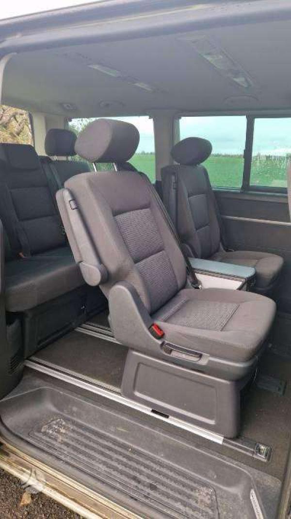 Yellow Volkswagen Multivan 2007 in Siauliai, with an engine capacity of 2.50 L and mileage of 288 thousand km for 7500 €, photo 11 on AUTOMOTO.COM.LV