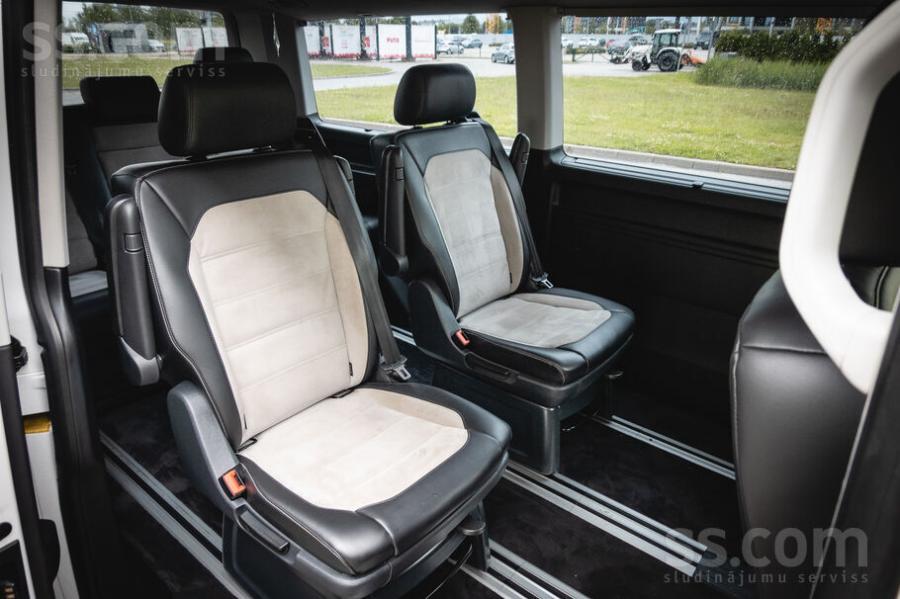 Yellow Volkswagen Multivan 2018 in Riga, with an engine capacity of 2.00 L and mileage of 207 thousand km for 27900 €, photo 13 on AUTOMOTO.COM.LV