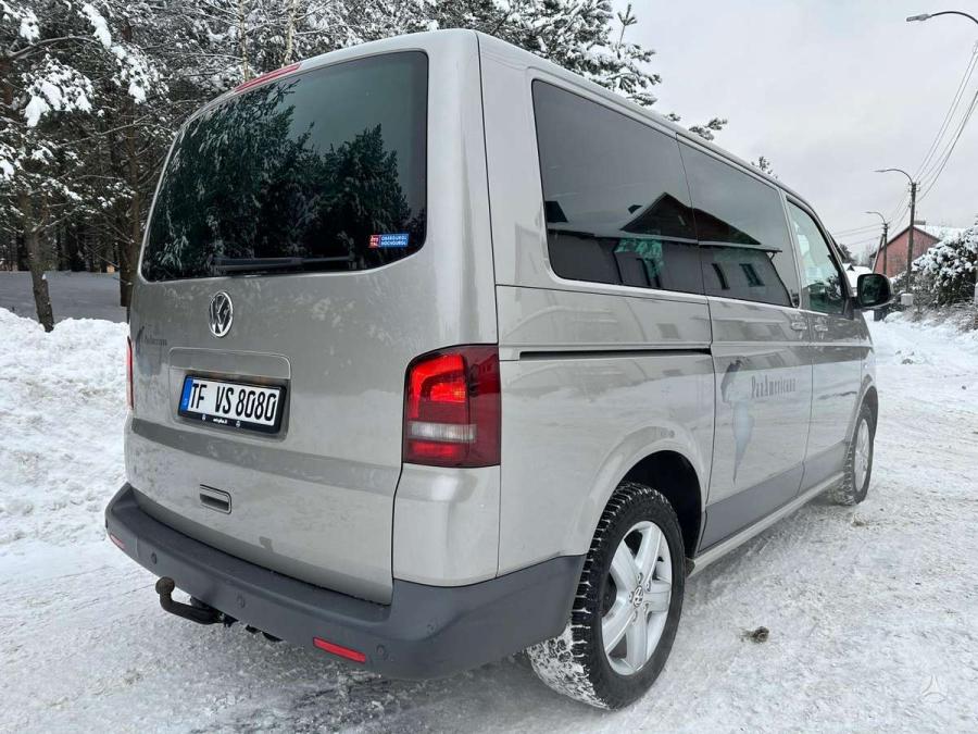 Yellow Volkswagen Multivan 2011 in Vilnius, with an engine capacity of 1.97 L and mileage of 331 thousand km for 14900 €, photo 8 on AUTOMOTO.COM.LV