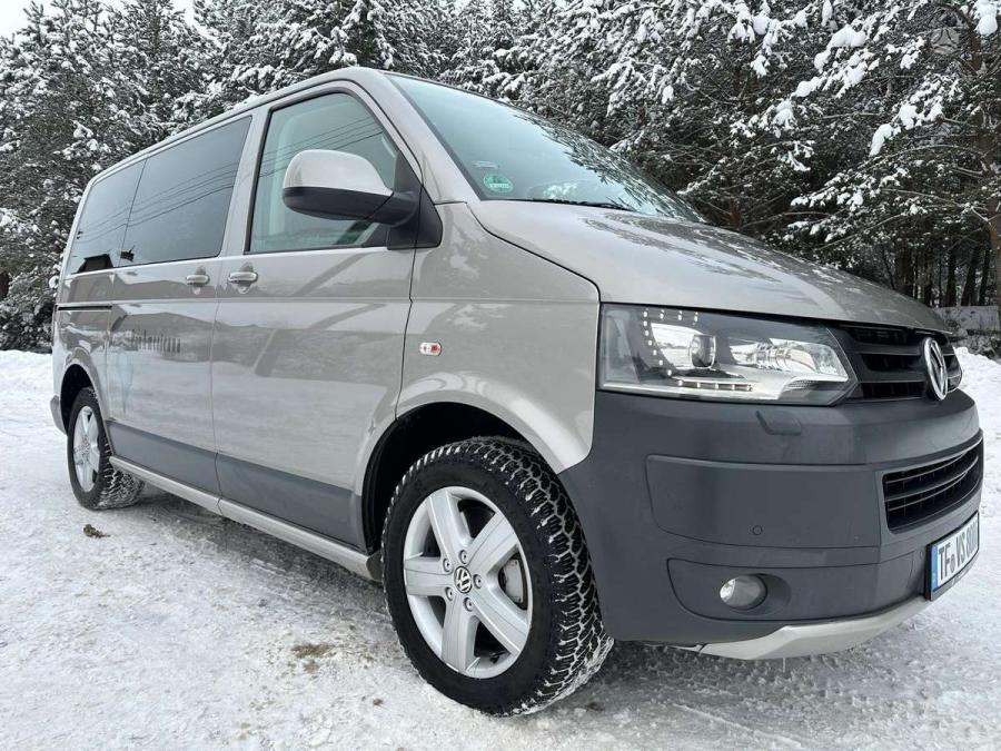 Yellow Volkswagen Multivan 2011 in Vilnius, with an engine capacity of 1.97 L and mileage of 331 thousand km for 14900 €, photo 11 on AUTOMOTO.COM.LV