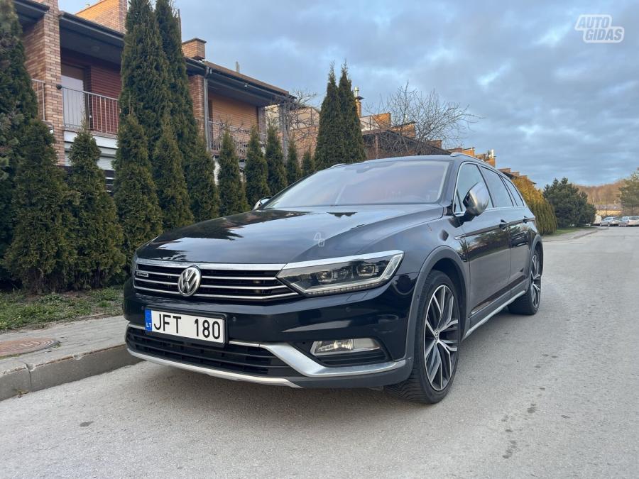 Black Volkswagen Passat Alltrack 2016 in Klaipeda, with an engine capacity of 2.00 L and mileage of 204 thousand km for 16000 €, photo 4 on AUTOMOTO.COM.LV