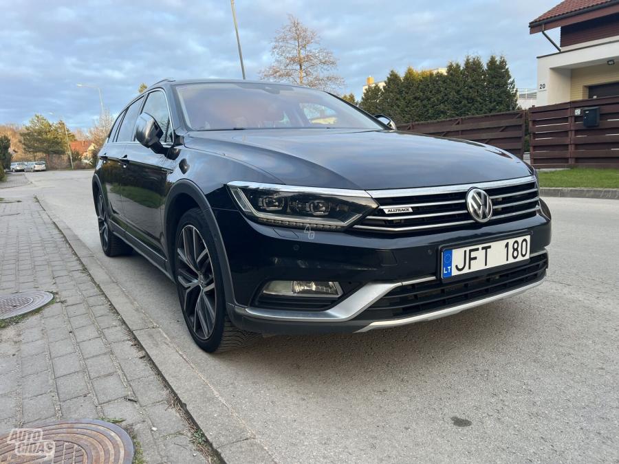 Black Volkswagen Passat Alltrack 2016 in Klaipeda, with an engine capacity of 2.00 L and mileage of 204 thousand km for 16000 €, photo 5 on AUTOMOTO.COM.LV