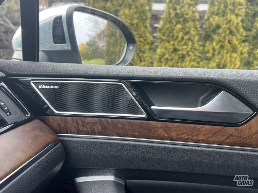 Black Volkswagen Passat Alltrack 2016 in Klaipeda, with an engine capacity of 2.00 L and mileage of 204 thousand km for 16000 €, photo 13 on AUTOMOTO.COM.LV