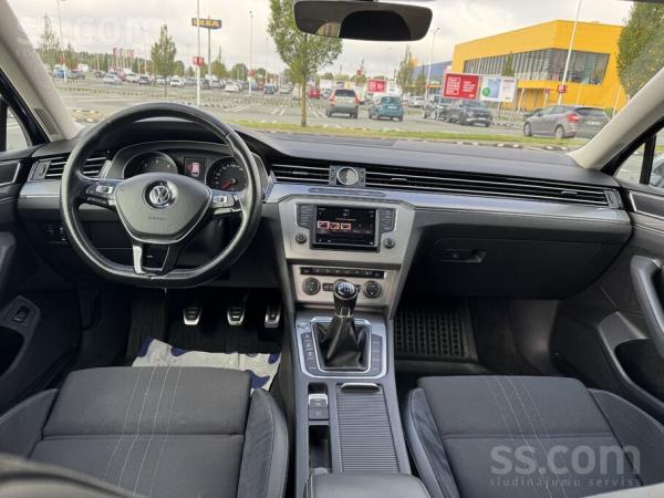 Volkswagen Passat Alltrack 2016 Rīga vietnē Melns Volkswagen Passat Alltrack 2016 Rīga, ar dzinēja tilpumu 2.00 L un nobraukumu 295 tūkst. km par 9300 €, foto 10 vietnē AUTOMOTO.COM.LV