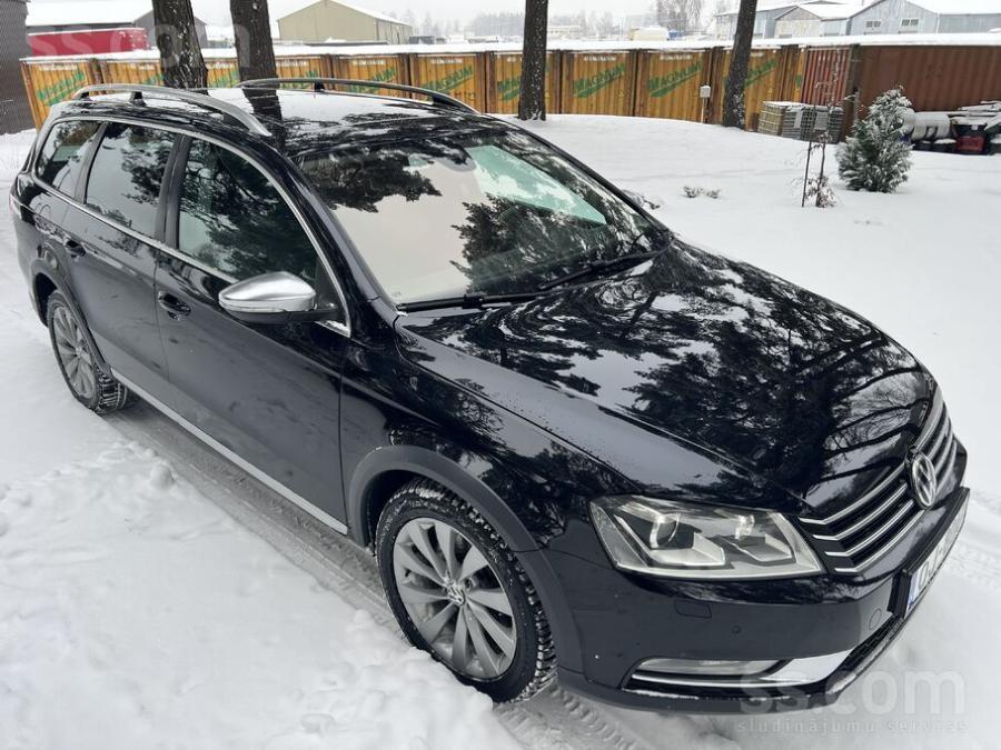 Melns Volkswagen Passat Alltrack 2012 Rīga, ar dzinēja tilpumu 2.00 L un nobraukumu 335 tūkst. km par 7180 €, foto 1 vietnē AUTOMOTO.COM.LV
