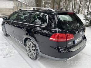 Melns Volkswagen Passat Alltrack 2012 Rīga, ar dzinēja tilpumu 2.00 L un nobraukumu 335 tūkst. km par 7180 €, foto 32 vietnē AUTOMOTO.COM.LV