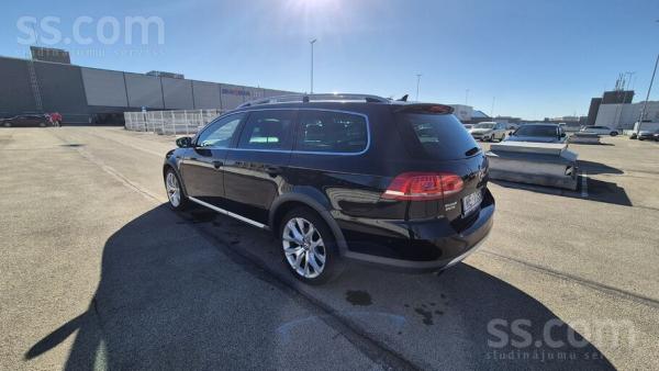 Melns Volkswagen Passat Alltrack 2012 Rīga, ar dzinēja tilpumu 2.00 L un nobraukumu 169 tūkst. km par 9000 €, foto 3 vietnē AUTOMOTO.COM.LV