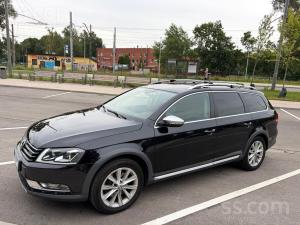 Melns Volkswagen Passat Alltrack 2012 Rīga, ar dzinēja tilpumu 2.00 L un nobraukumu 268 tūkst. km par 8500 €, foto  vietnē AUTOMOTO.COM.LV
