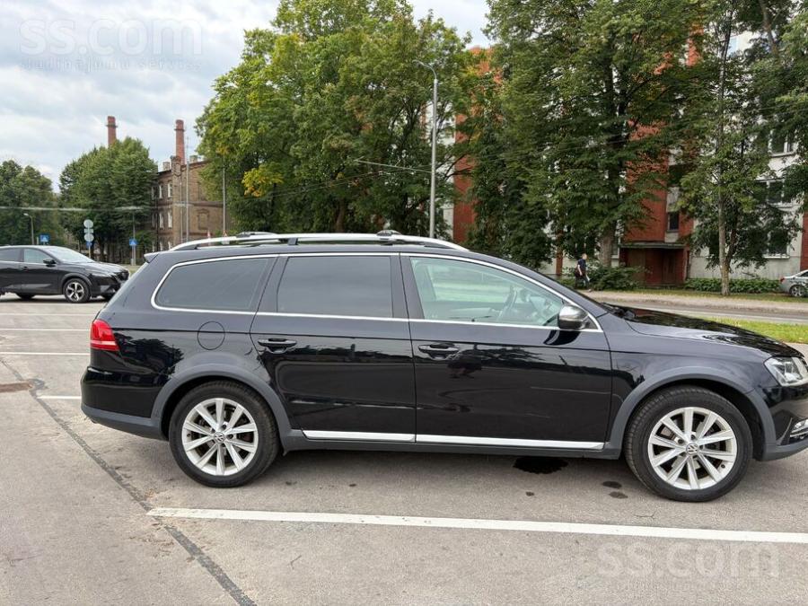 Melns Volkswagen Passat Alltrack 2012 Rīga, ar dzinēja tilpumu 2.00 L un nobraukumu 268 tūkst. km par 8500 €, foto 3 vietnē AUTOMOTO.COM.LV